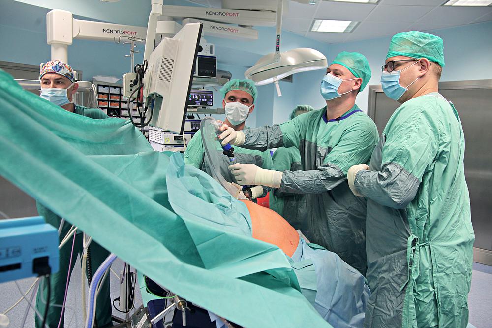 Sala operacyjna: waga ciężka (5) - serial dokumentalny