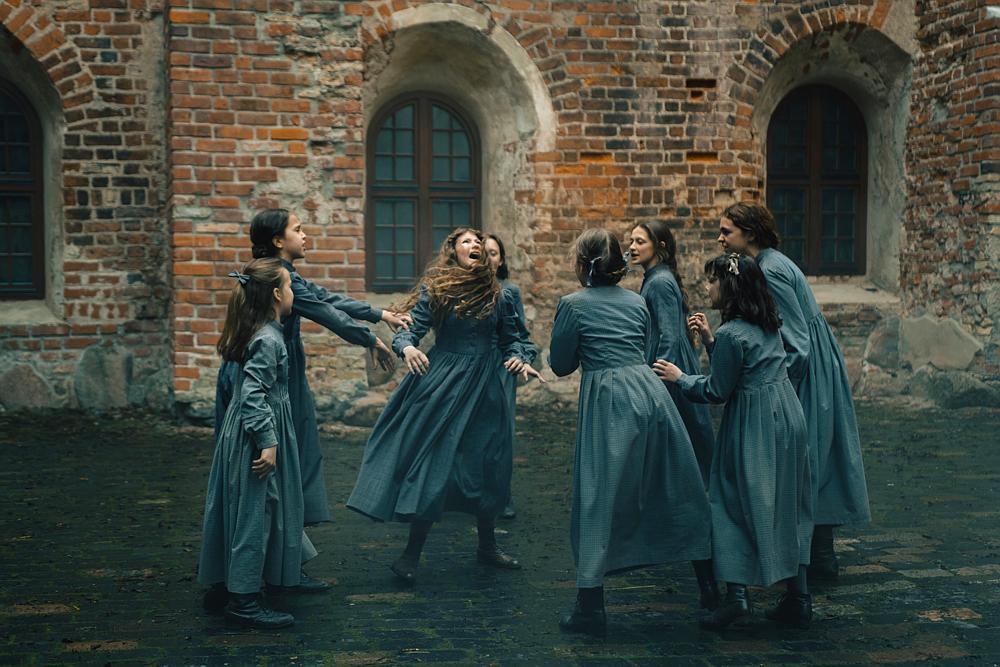 Sisi 2 (1) - serial kostiumowy